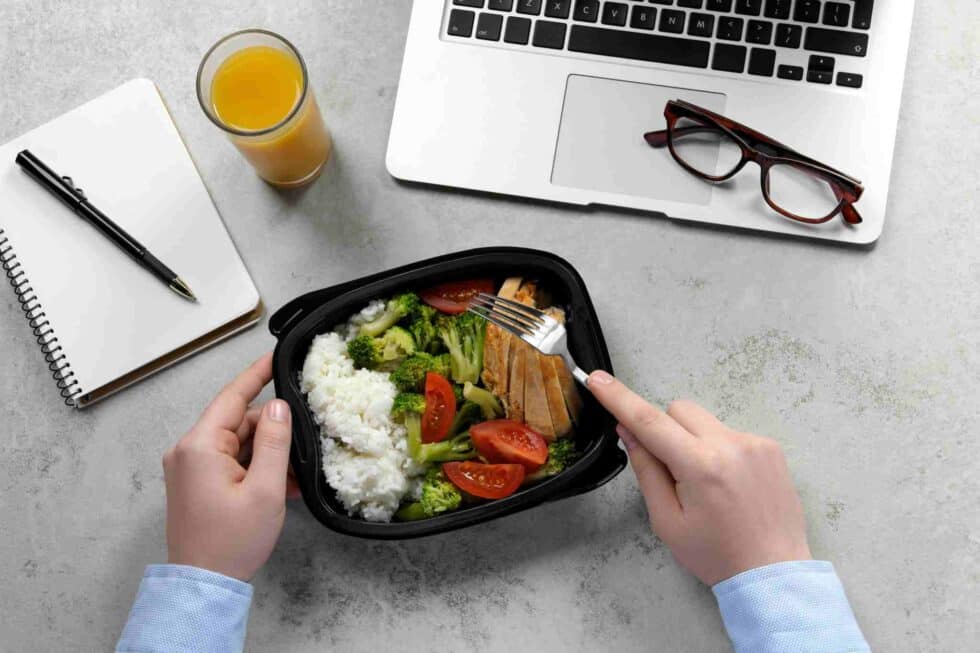 10 Strategies for Eating Healthier at Work